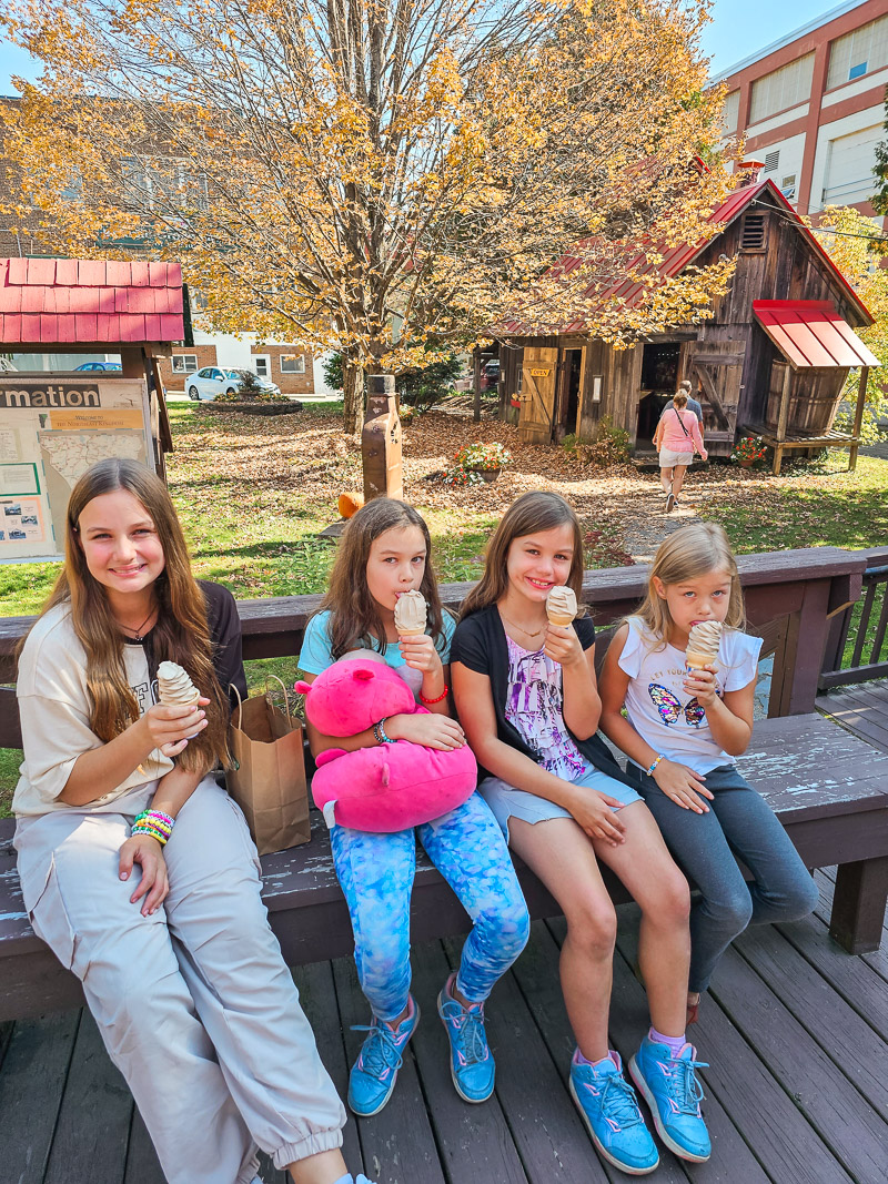 5 Day New England Fall Itinerary With Kids [VT and NH]