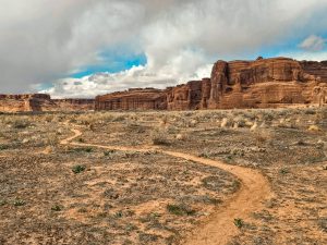 The Ultimate Guide to Hiking in Arches National Park (Best Hikes)