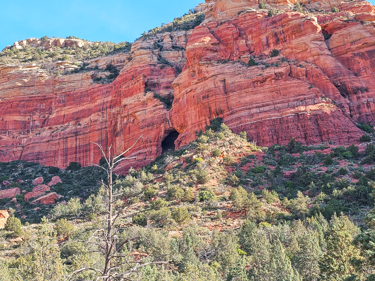 How to Hike to Keyhole Cave in Sedona, AZ