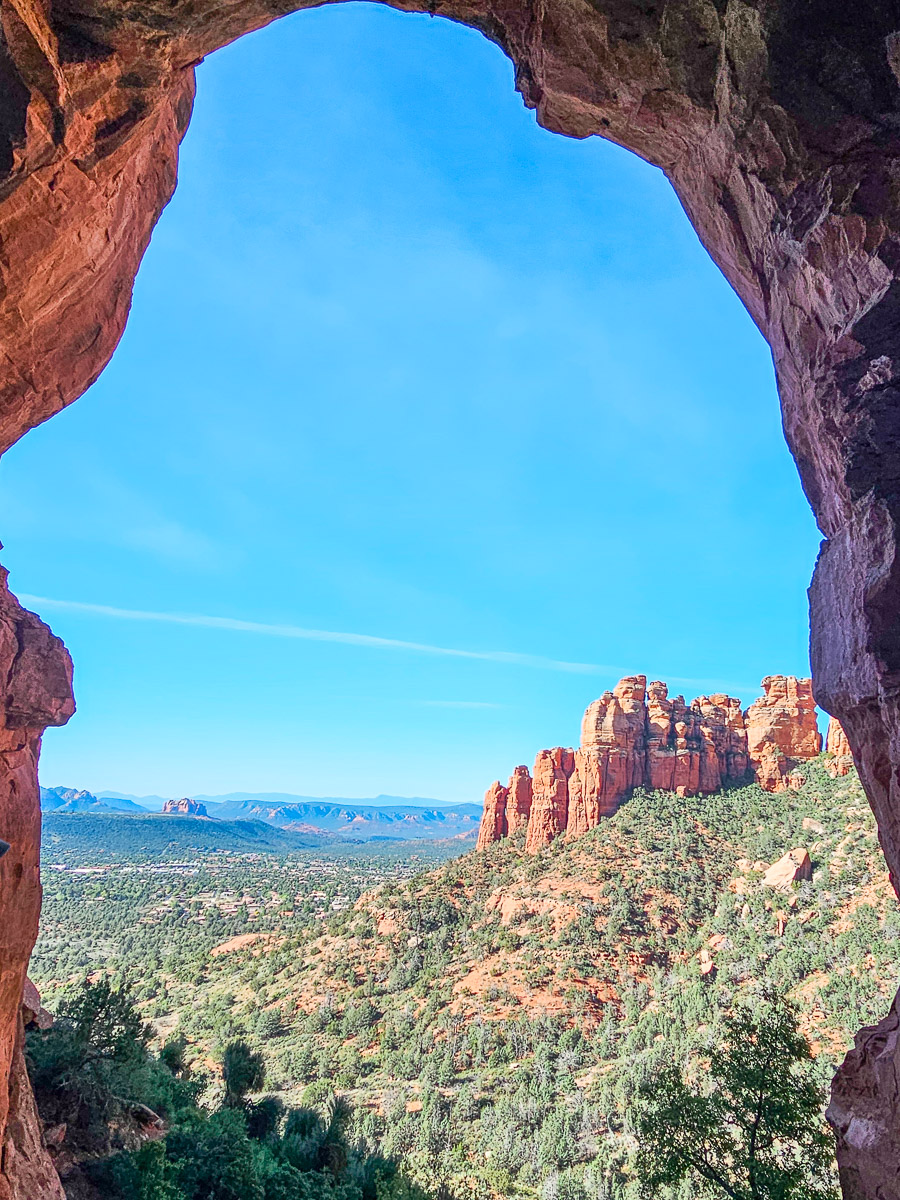 How to Hike to Keyhole Cave in Sedona, AZ