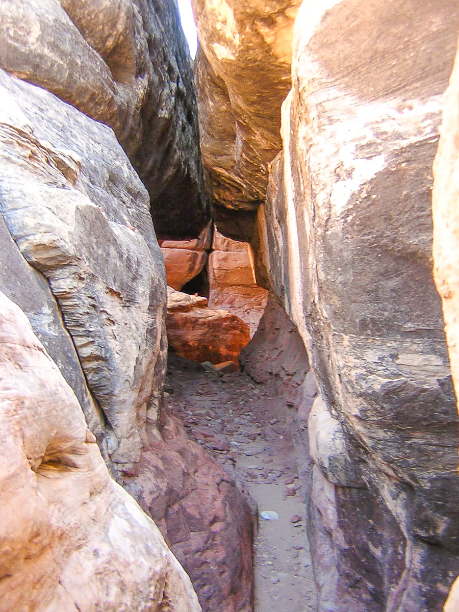 15 Awe-Inspiring Hikes in Canyonlands National Park For All Hikers